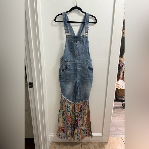 easel | Pants & Jumpsuits | Easel Washed Denim Contrast Print Bottom ...